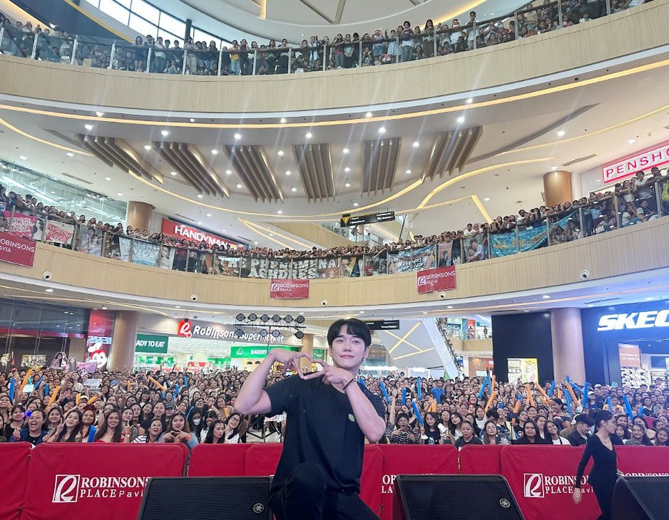 Lee Dae-won Completes Successful Promotion in the Philippines...Duet ...