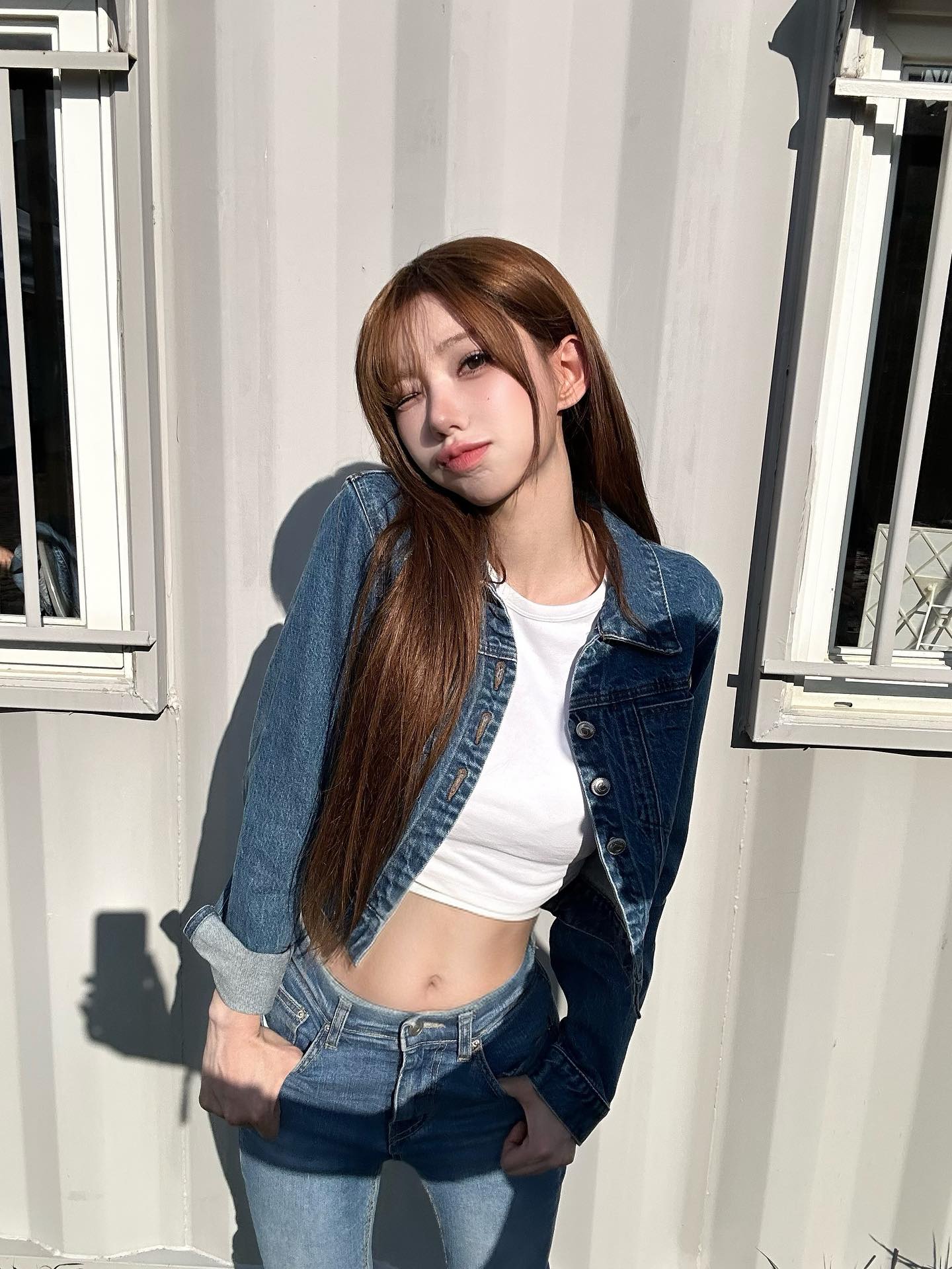 QWER Bassist Magenta, 'Ant Waist' Denim Fashion... Showcasing Health After Overcoming 39kg