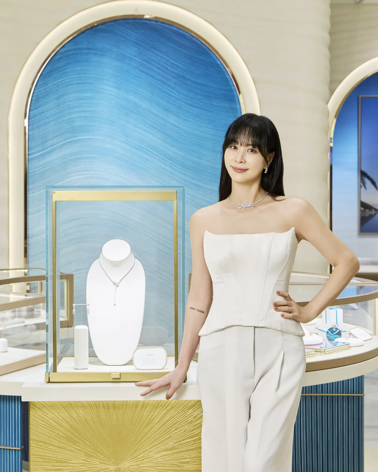 Fred, Shinsegae Centum City Store Renovation… Ko So-young Wears 'New ...